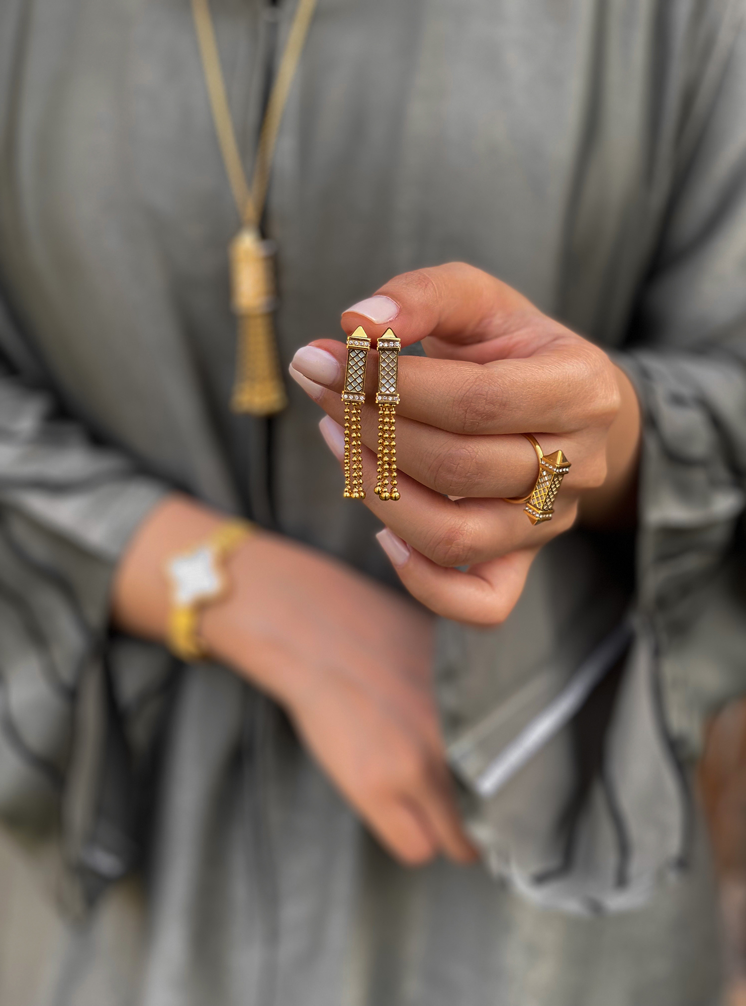 TASSEL SET GOLD Gold plated stainless steel jewellery set Infusing ...