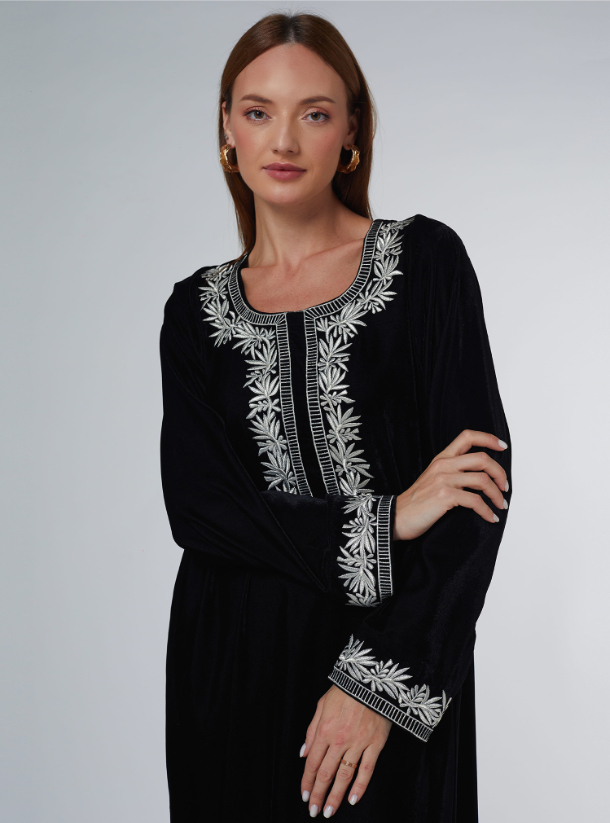 MUKHAWARA FD22 Black mukhawar adorned with embroidery Mukhawar from ...