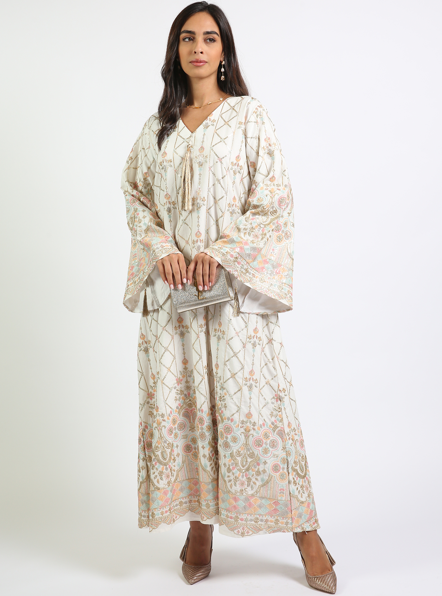 D2996WT White jalabiya with gold embroidery & tassel in the neckline ...