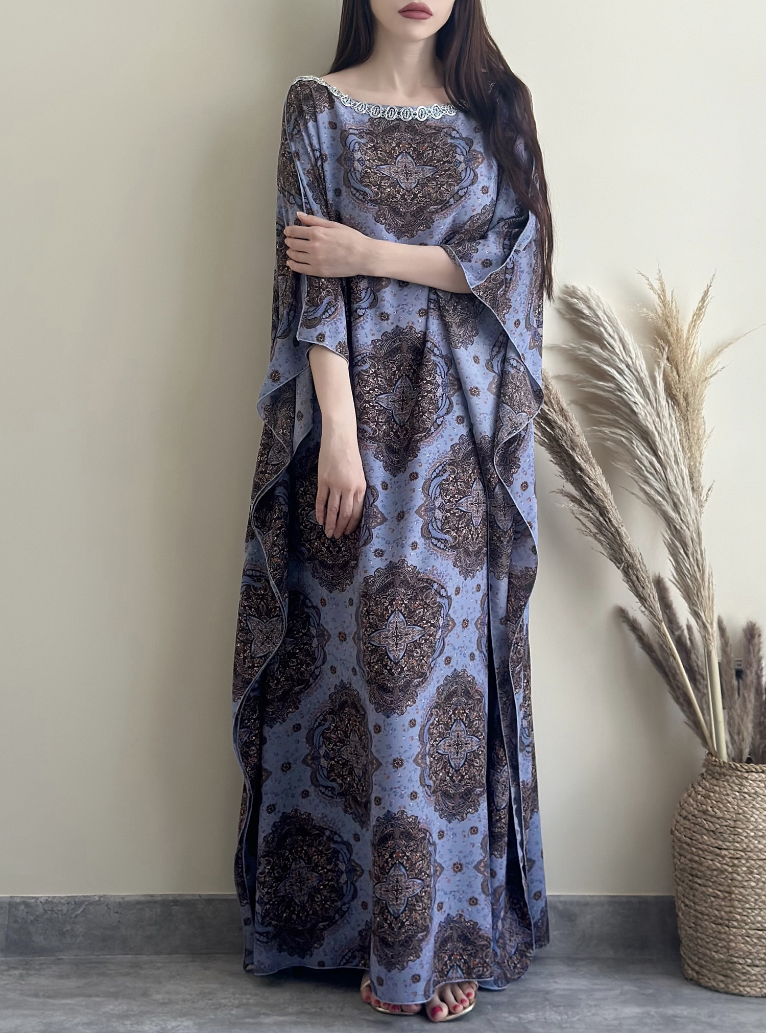 Purple print Printed kaftan with boat neck and side slits decorated by ...