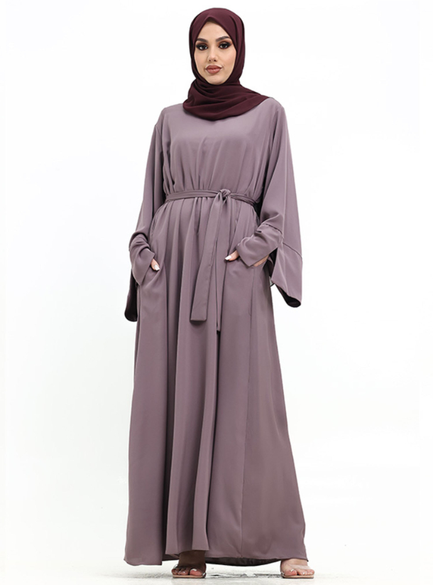 Pocket abaya This abaya is fully closed with pockets on each side. Simple and elegant abaya ...