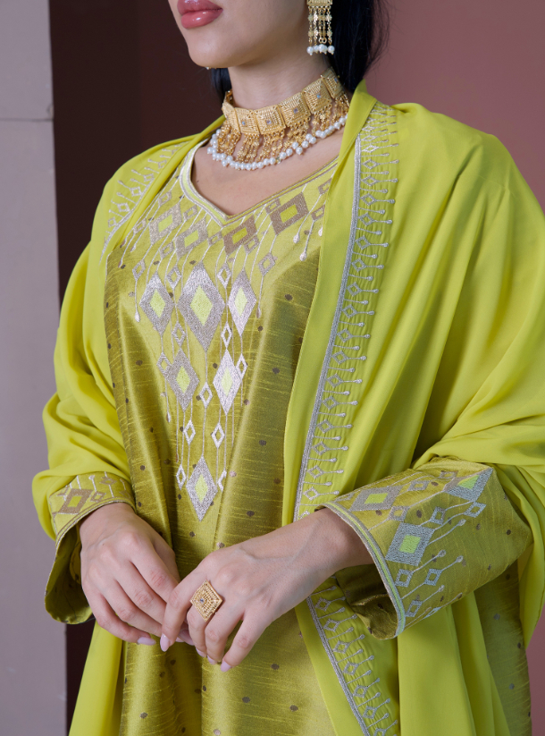 GH006 Yellow mukhwar Mukhawar from Ghaya at Boksha