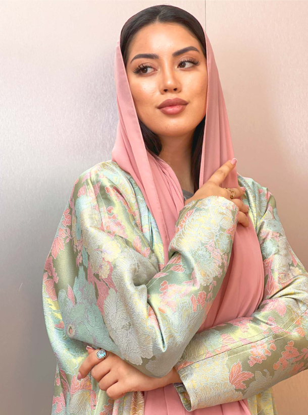 SEOUL REVERSIBL Made from luxurious Korean fabrics, the Seoul Serenity Abaya combines timeless ...