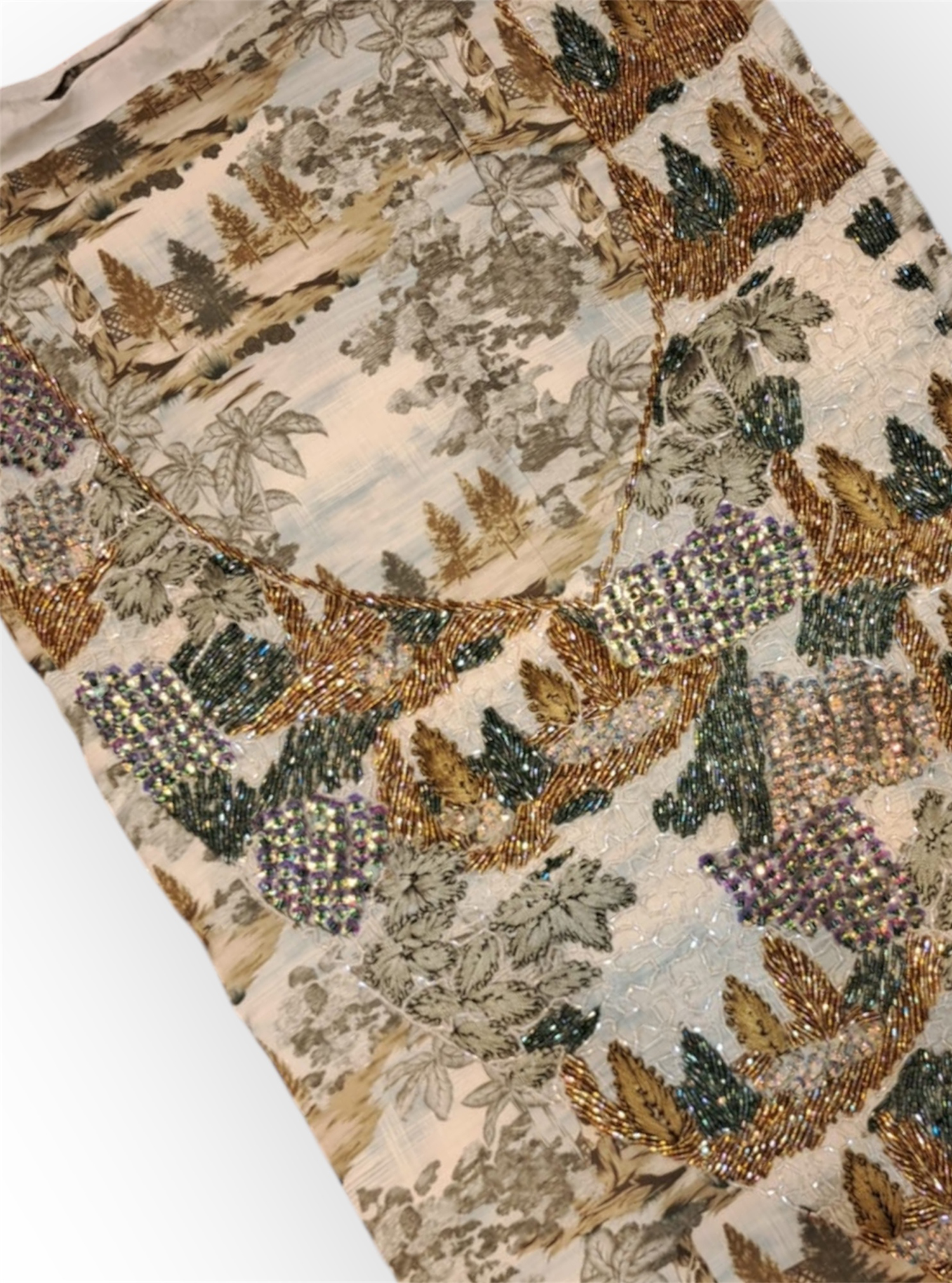 Dubai Palm Elegant Emirati mukhawar, where tradition meets style ...