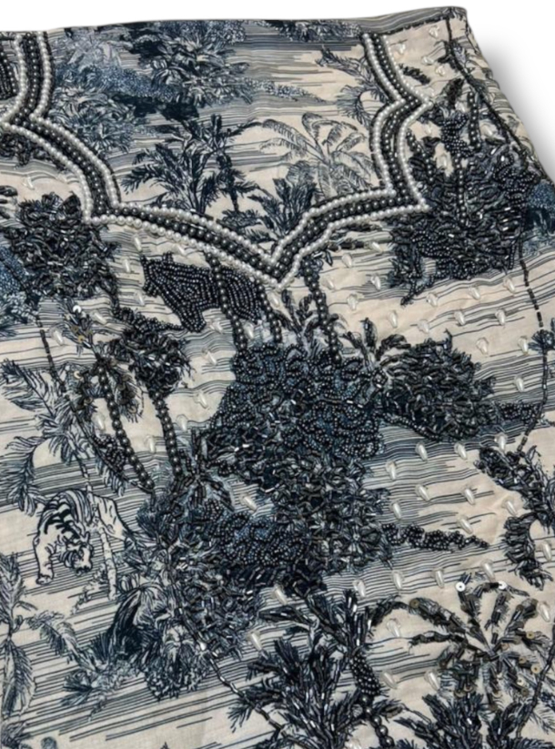 Black mukhawar Elegant Emirati mukhawar, where tradition meets style ...