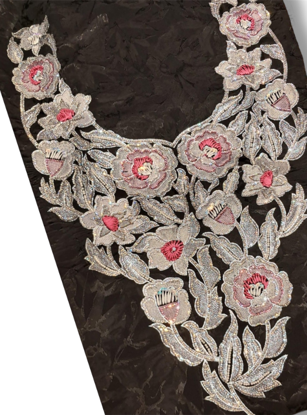 Black mukhawar Elegant Emirati mukhawar, where tradition meets style ...